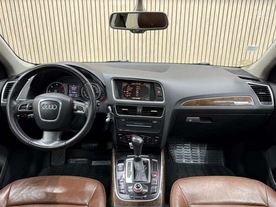 Pelēks Audi Q5 2009 Marijampole, ar dzinēja tilpumu 1.97 L un nobraukumu 290 tūkst. km par 8900 €, foto 23 vietnē AUTOMOTO.COM.LV