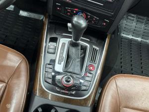Pelēks Audi Q5 2009 Marijampole, ar dzinēja tilpumu 1.97 L un nobraukumu 290 tūkst. km par 8900 €, foto 28 vietnē AUTOMOTO.COM.LV
