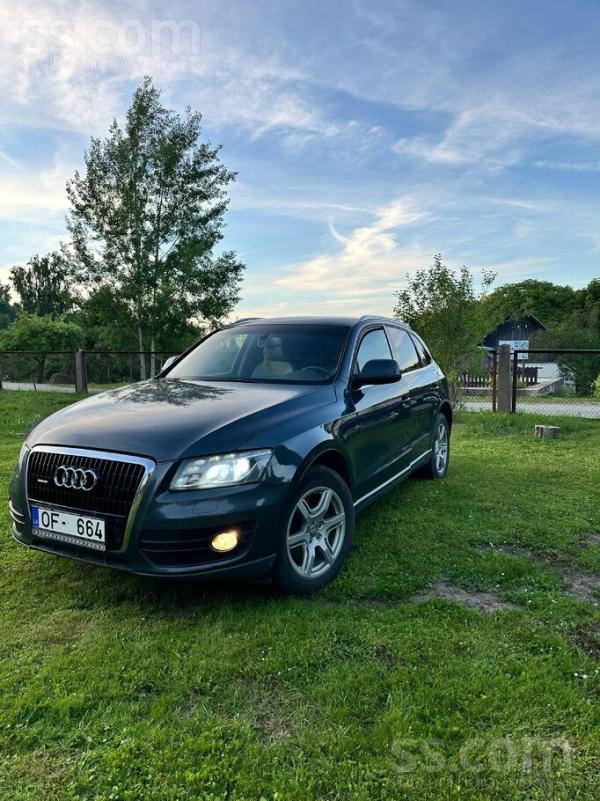 Pelēks Audi Q5 2009 Cēsis, ar dzinēja tilpumu 3.00 L un nobraukumu 500 tūkst. km par 5900 €, foto 1 vietnē AUTOMOTO.COM.LV