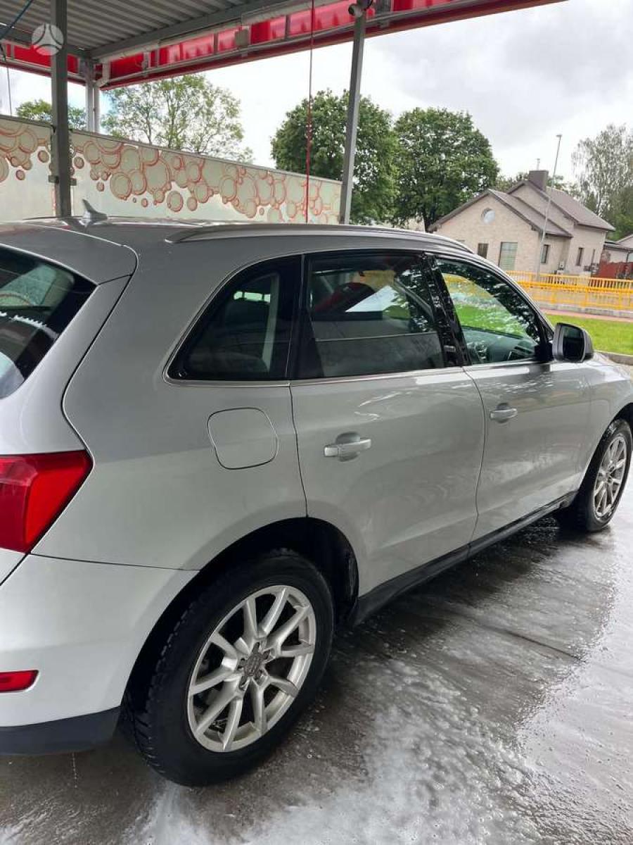 Grey Audi Q5 2009 in Trakai, with an engine capacity of 3.00 L and mileage of 330 thousand km for 6200 €, photo 4 on AUTOMOTO.COM.LV