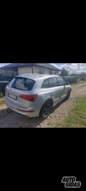 Pelēks Audi Q5 2009 Panevēža, ar dzinēja tilpumu 3.00 L un nobraukumu 392 tūkst. km par 6500 €, foto 4 vietnē AUTOMOTO.COM.LV