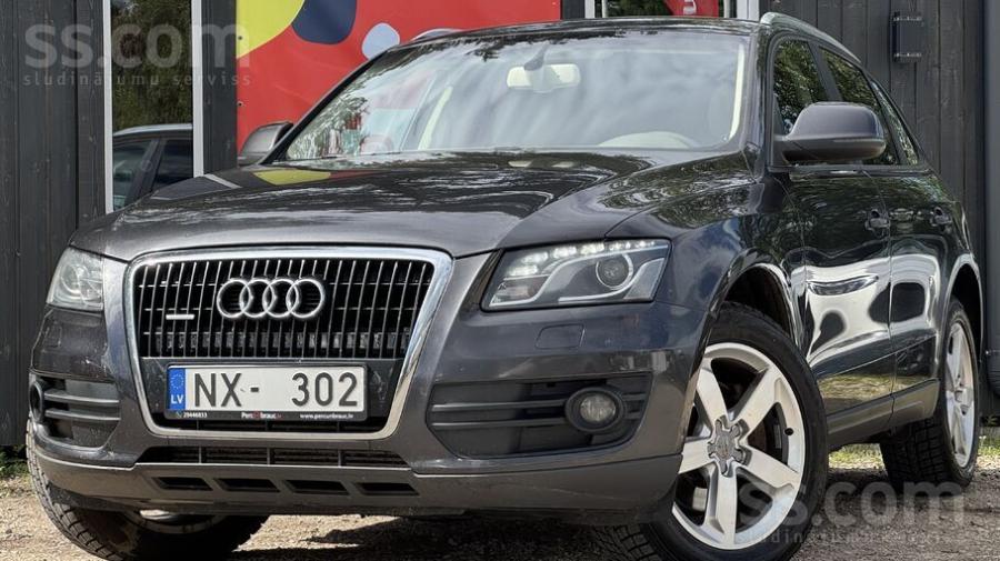 Grey Audi Q5 2009 in Riga, with an engine capacity of 3.00 L and mileage of 321 thousand km for 6950 €, photo 1 on AUTOMOTO.COM.LV