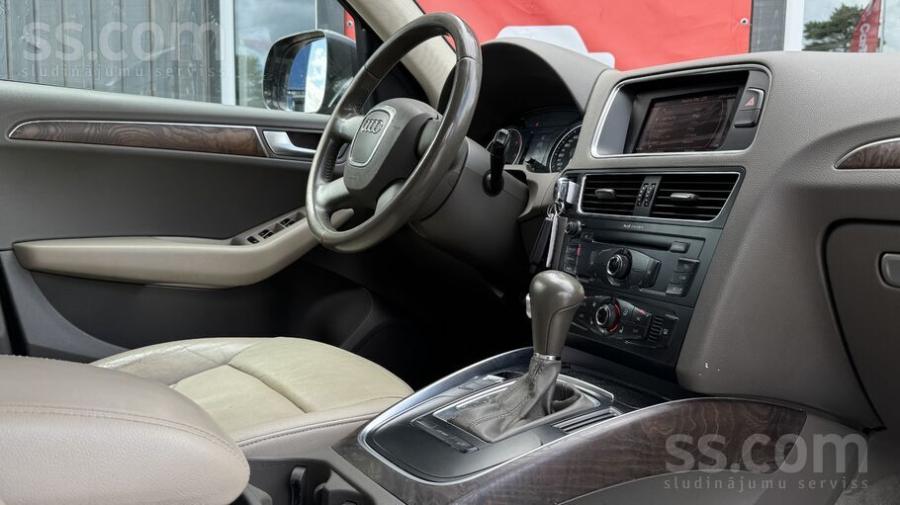 Grey Audi Q5 2009 in Riga, with an engine capacity of 3.00 L and mileage of 321 thousand km for 6950 €, photo 12 on AUTOMOTO.COM.LV