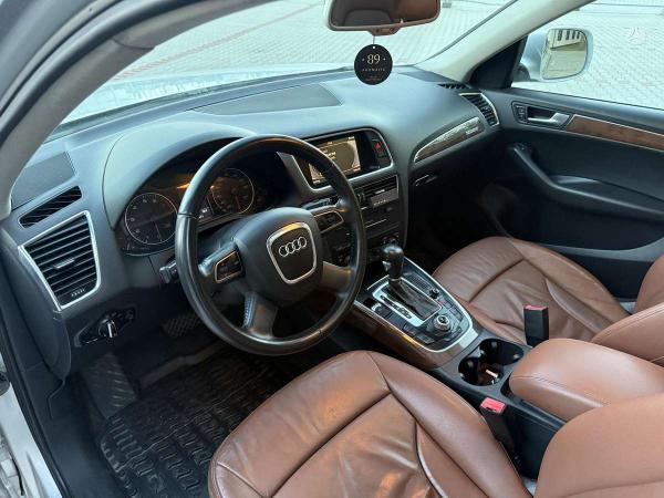 Grey Audi Q5 2009 in Siauliai, with an engine capacity of 3.20 L and mileage of 202 thousand km for 7250 €, photo 8 on AUTOMOTO.COM.LV