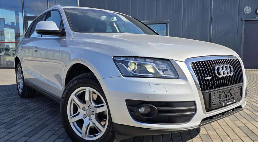 Grey Audi Q5 2009 in Siauliai, with an engine capacity of 2.97 L and mileage of 280 thousand km for 7650 €, photo 3 on AUTOMOTO.COM.LV