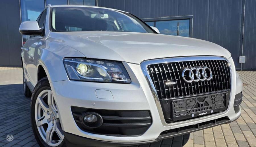 Grey Audi Q5 2009 in Siauliai, with an engine capacity of 2.97 L and mileage of 280 thousand km for 7650 €, photo 5 on AUTOMOTO.COM.LV