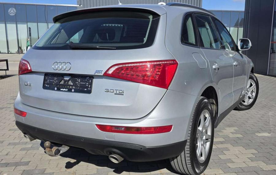 Grey Audi Q5 2009 in Siauliai, with an engine capacity of 2.97 L and mileage of 280 thousand km for 7650 €, photo 16 on AUTOMOTO.COM.LV