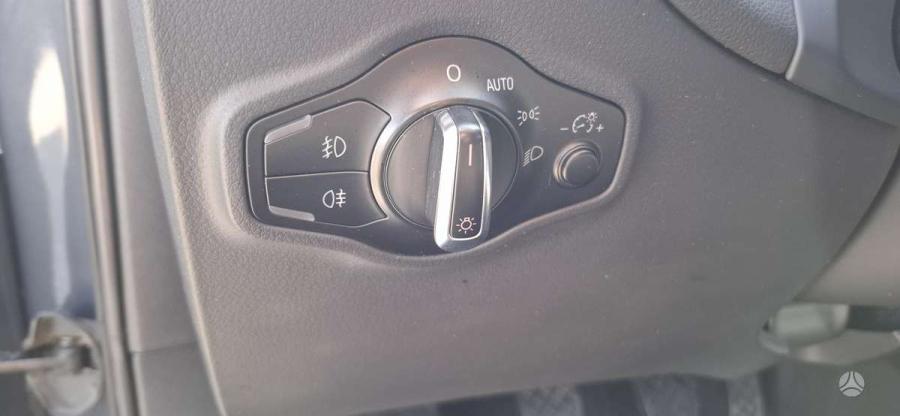 Grey Audi Q5 2009 in Marijampole, with an engine capacity of 1.97 L and mileage of 360 thousand km for 7400 €, photo 20 on AUTOMOTO.COM.LV