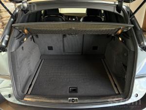 Grey Audi Q5 2009 in Tukums, with an engine capacity of 3.00 L and mileage of 312 thousand km for 9500 €, photo 14 on AUTOMOTO.COM.LV