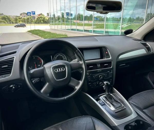 Pelēks Audi Q5 2009 Rēzekne, ar dzinēja tilpumu 3.00 L un nobraukumu 233 tūkst. km par 8990 €, foto 10 vietnē AUTOMOTO.COM.LV