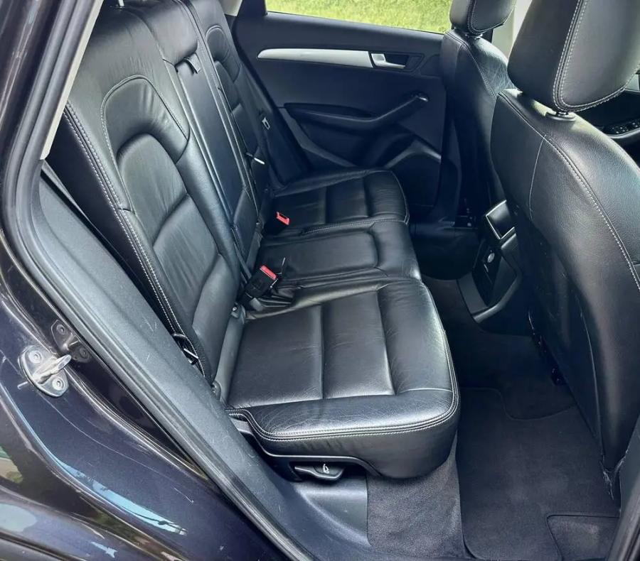 Grey Audi Q5 2009 in Rezekne, with an engine capacity of 3.00 L and mileage of 233 thousand km for 8990 €, photo 14 on AUTOMOTO.COM.LV