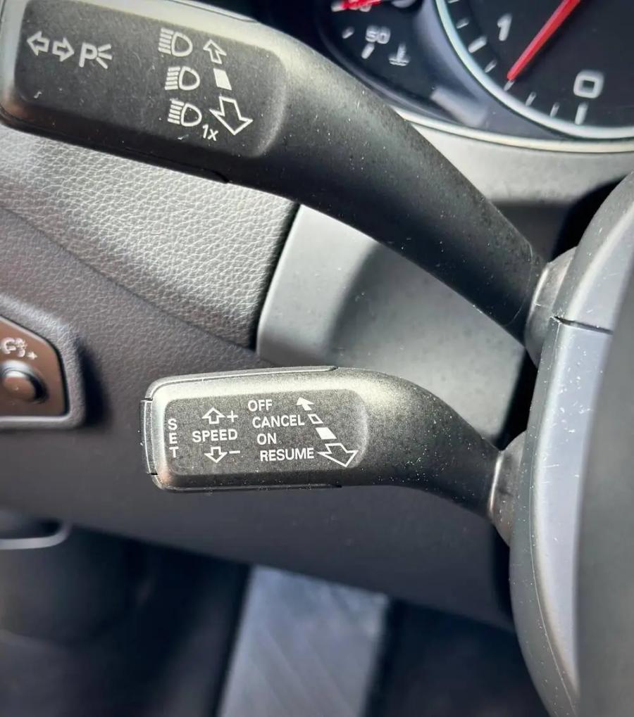Grey Audi Q5 2009 in Rezekne, with an engine capacity of 3.00 L and mileage of 233 thousand km for 8990 €, photo 17 on AUTOMOTO.COM.LV
