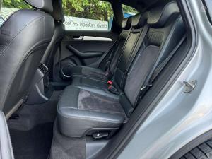 Grey Audi Q5 2009 in Vilnius, with an engine capacity of 2.97 L and mileage of 395 thousand km for 6200 €, photo 19 on AUTOMOTO.COM.LV