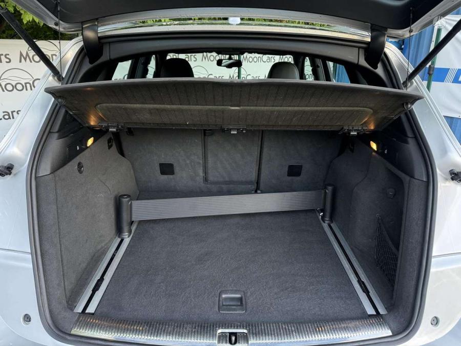 Grey Audi Q5 2009 in Vilnius, with an engine capacity of 2.97 L and mileage of 395 thousand km for 6200 €, photo 20 on AUTOMOTO.COM.LV