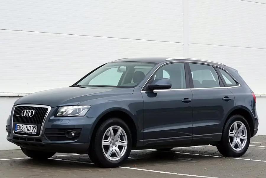 Grey Audi Q5 2009 in Riga, with an engine capacity of 3.00 L and mileage of 278 thousand km for 7600 €, photo 5 on AUTOMOTO.COM.LV