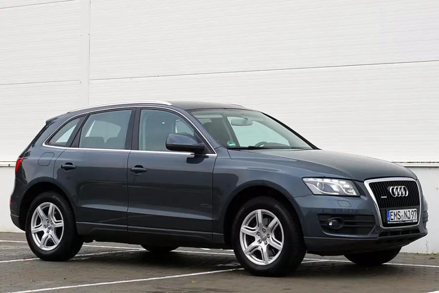 Grey Audi Q5 2009 in Riga, with an engine capacity of 3.00 L and mileage of 278 thousand km for 7600 €, photo 12 on AUTOMOTO.COM.LV