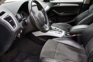 Grey Audi Q5 2009 in Riga, with an engine capacity of 3.00 L and mileage of 278 thousand km for 7600 €, photo 18 on AUTOMOTO.COM.LV