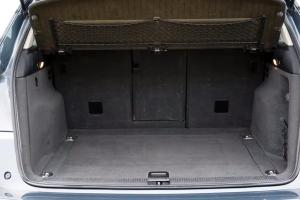 Grey Audi Q5 2009 in Riga, with an engine capacity of 3.00 L and mileage of 278 thousand km for 7600 €, photo 25 on AUTOMOTO.COM.LV