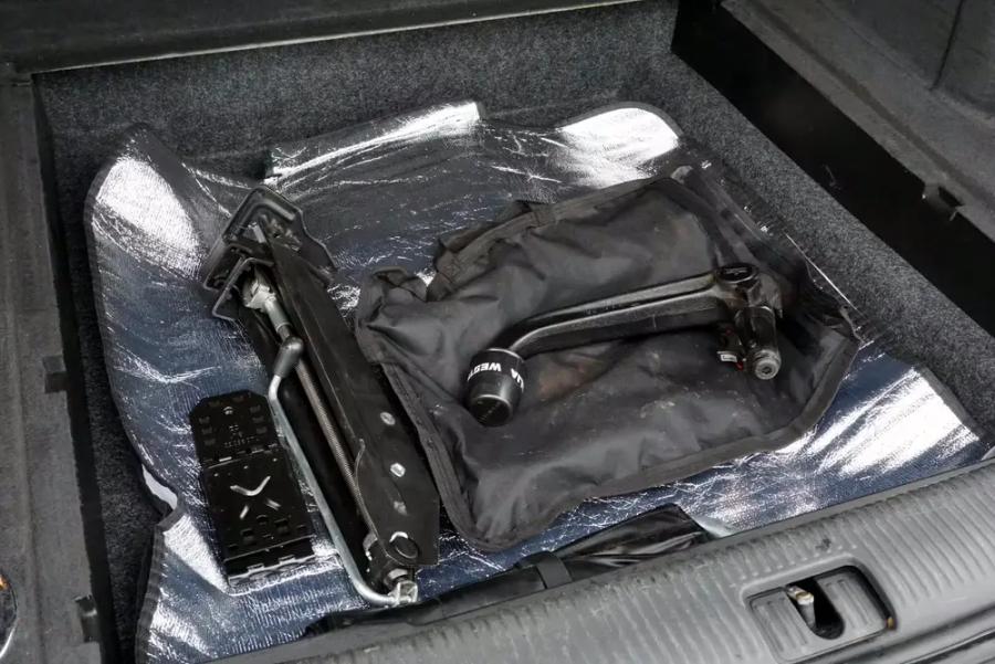Grey Audi Q5 2009 in Riga, with an engine capacity of 3.00 L and mileage of 278 thousand km for 7600 €, photo 26 on AUTOMOTO.COM.LV
