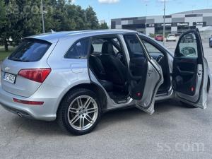 Grey Audi Q5 2009 in Riga, with an engine capacity of 3.00 L and mileage of 340 thousand km for 7390 €, photo 8 on AUTOMOTO.COM.LV