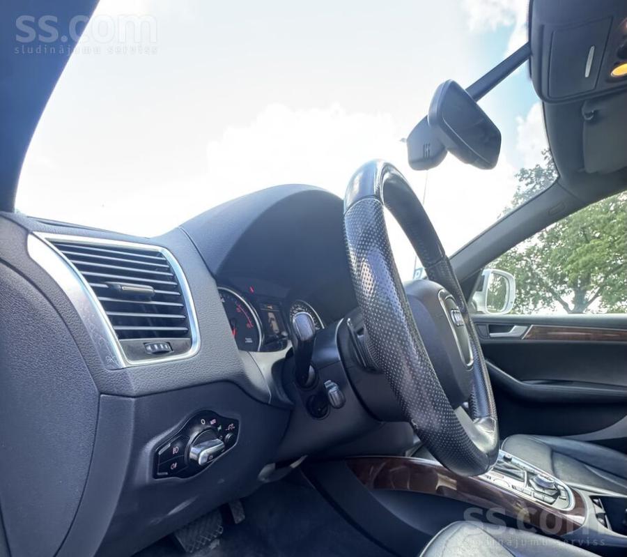 Grey Audi Q5 2009 in Riga, with an engine capacity of 3.00 L and mileage of 340 thousand km for 7390 €, photo 11 on AUTOMOTO.COM.LV