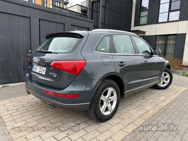 Grey Audi Q5 2009 in Tartu, with an engine capacity of 3.00 L and mileage of 313 thousand km for 7990 €, photo 4 on AUTOMOTO.COM.LV