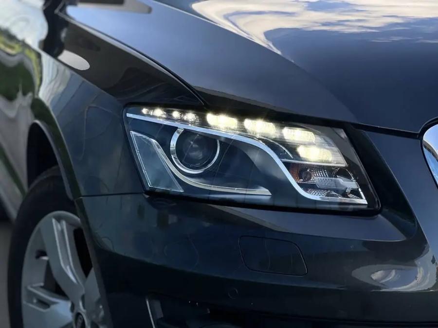 Grey Audi Q5 2009 in Rezekne, with an engine capacity of 3.00 L and mileage of 272 thousand km for 9450 €, photo 5 on AUTOMOTO.COM.LV