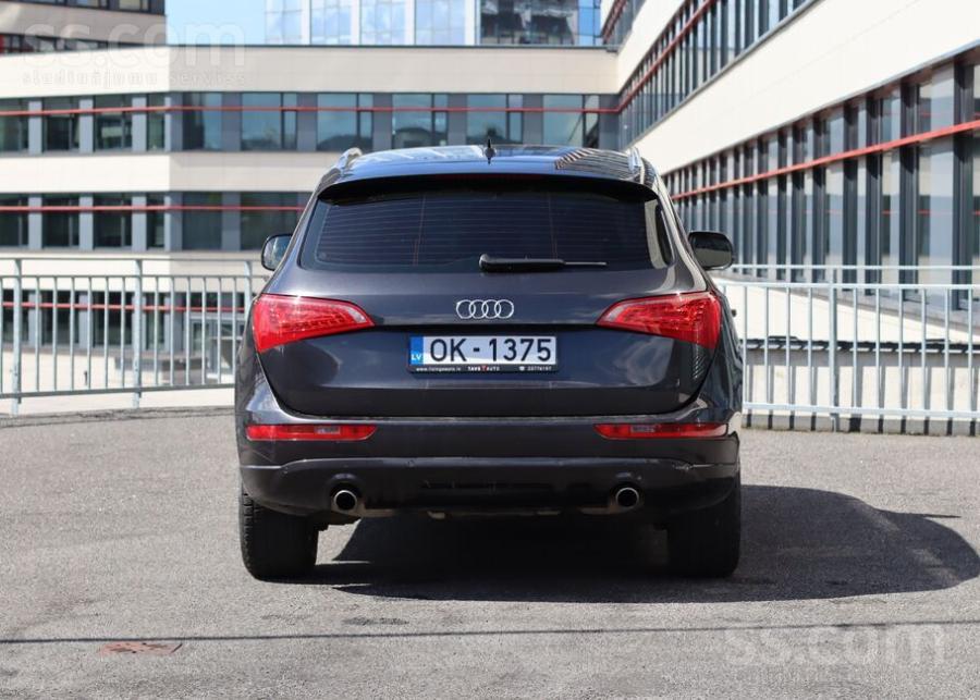 Pelēks Audi Q5 2009 Rīga, ar dzinēja tilpumu 3.00 L un nobraukumu 298 tūkst. km par 5580 €, foto 6 vietnē AUTOMOTO.COM.LV