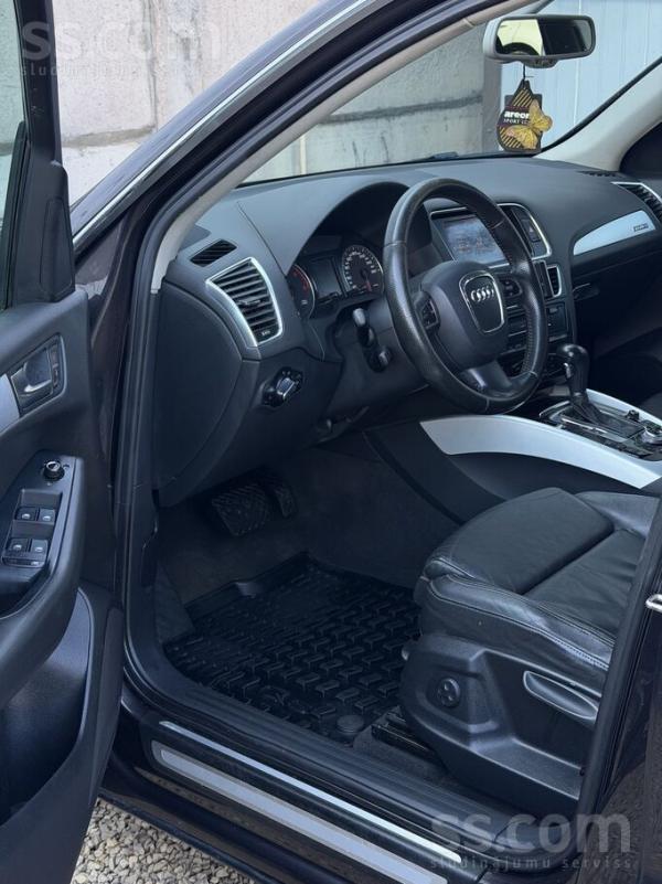 Pelēks Audi Q5 2009 Rīga, ar dzinēja tilpumu 3.00 L un nobraukumu 298 tūkst. km par 5580 €, foto 7 vietnē AUTOMOTO.COM.LV