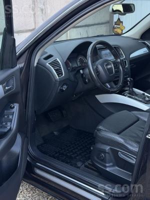Pelēks Audi Q5 2009 Rīga, ar dzinēja tilpumu 3.00 L un nobraukumu 298 tūkst. km par 5580 €, foto 8 vietnē AUTOMOTO.COM.LV
