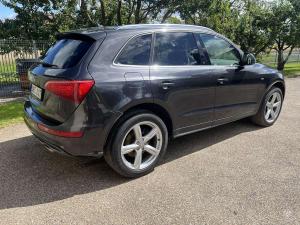 Pelēks Audi Q5 2009 Viļņa, ar dzinēja tilpumu 2.97 L un nobraukumu 227 tūkst. km par 9300 €, foto  vietnē AUTOMOTO.COM.LV