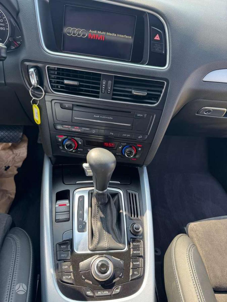 Pelēks Audi Q5 2009 Marijampole, ar dzinēja tilpumu 1.98 L un nobraukumu 161 tūkst. km par 7490 €, foto 9 vietnē AUTOMOTO.COM.LV