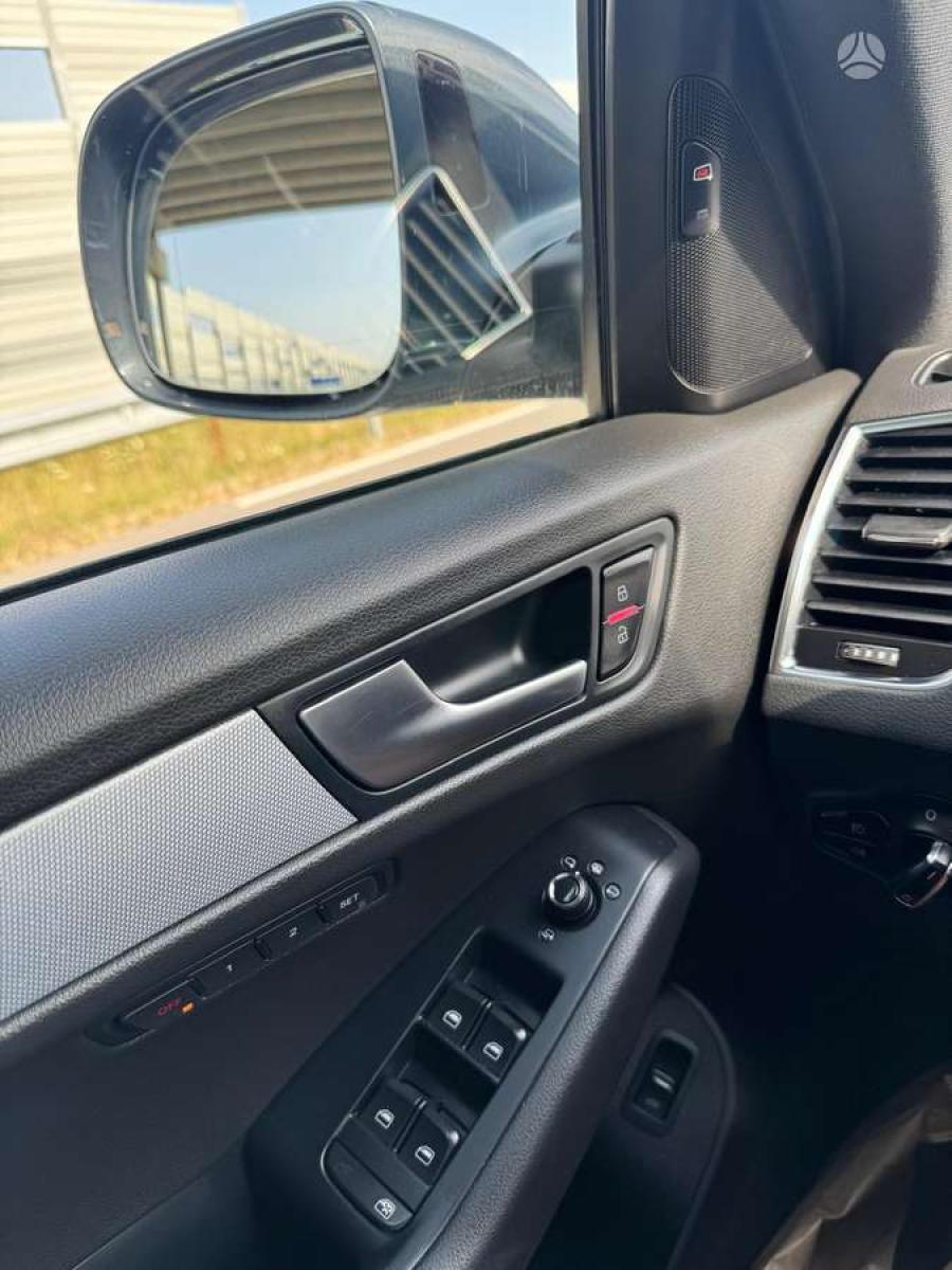 Pelēks Audi Q5 2009 Marijampole, ar dzinēja tilpumu 1.98 L un nobraukumu 161 tūkst. km par 7490 €, foto 21 vietnē AUTOMOTO.COM.LV