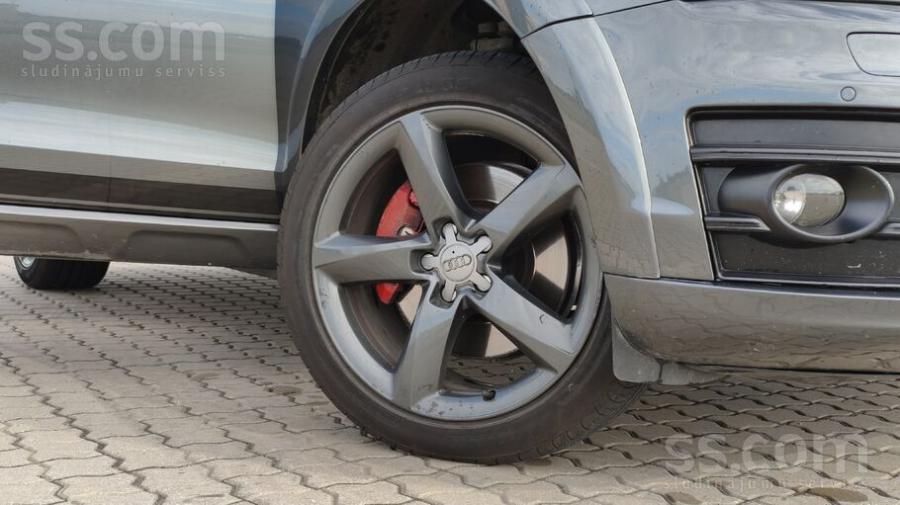 Grey Audi Q5 2009 in Jurmala, with an engine capacity of 3.00 L and mileage of 291 thousand km for 8290 €, photo 9 on AUTOMOTO.COM.LV