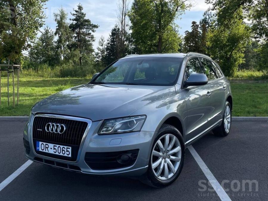 Grey Audi Q5 2009 in Riga, with an engine capacity of 3.00 L and mileage of 290 thousand km for 8590 €, photo 1 on AUTOMOTO.COM.LV