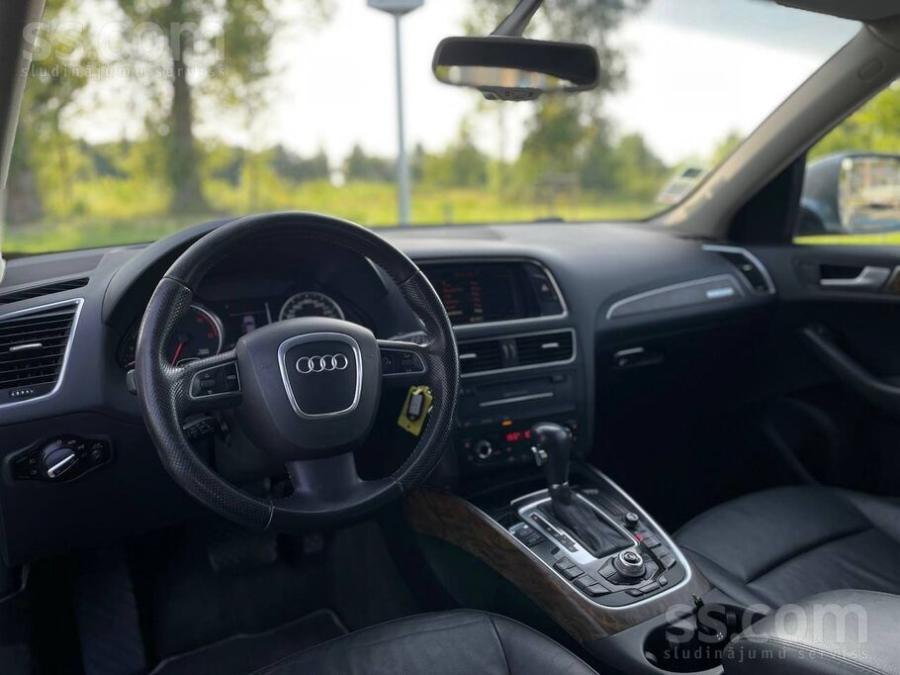 Grey Audi Q5 2009 in Riga, with an engine capacity of 3.00 L and mileage of 290 thousand km for 8590 €, photo 13 on AUTOMOTO.COM.LV