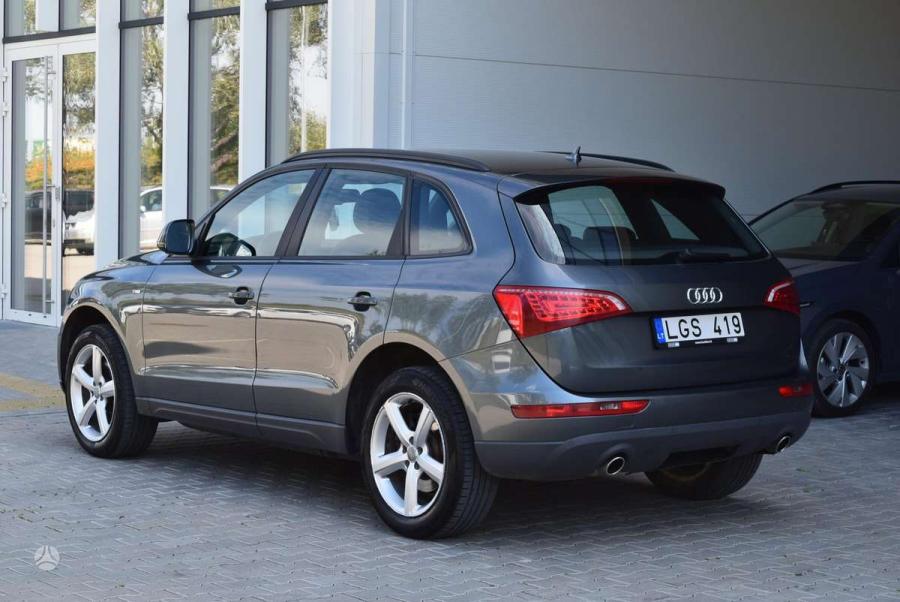 Grey Audi Q5 2009 in Vilnius, with an engine capacity of 2.97 L and mileage of 304 thousand km for 8350 €, photo 3 on AUTOMOTO.COM.LV