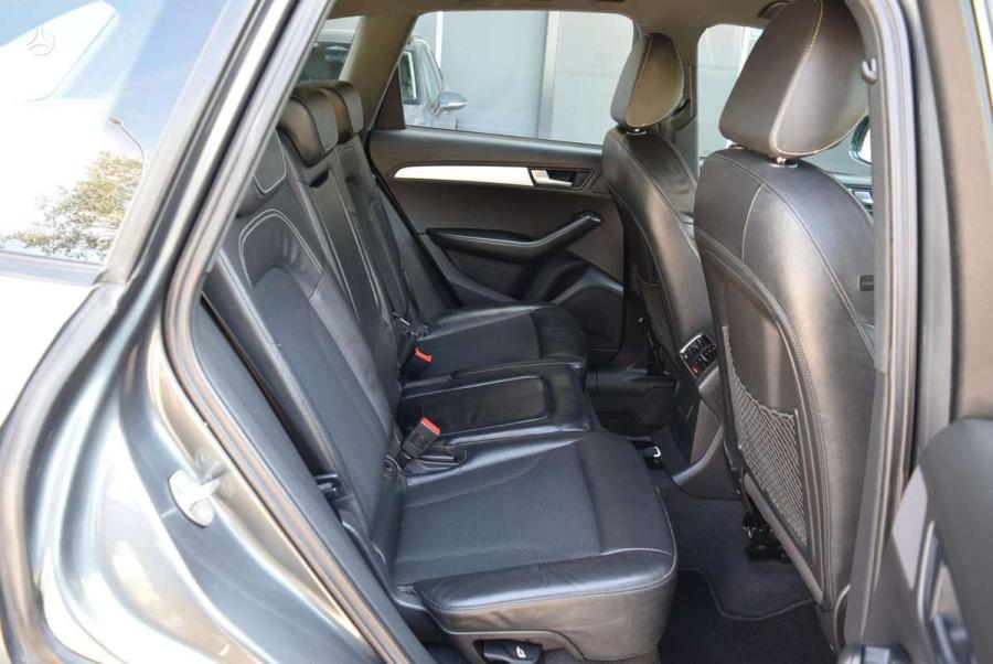 Grey Audi Q5 2009 in Vilnius, with an engine capacity of 2.97 L and mileage of 304 thousand km for 8350 €, photo 10 on AUTOMOTO.COM.LV