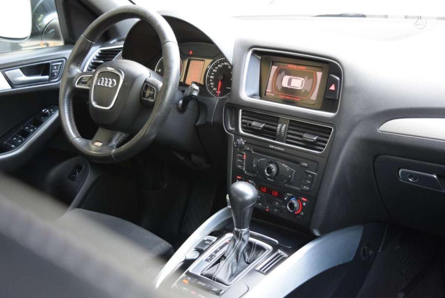 Grey Audi Q5 2009 in Vilnius, with an engine capacity of 2.97 L and mileage of 304 thousand km for 8350 €, photo 11 on AUTOMOTO.COM.LV