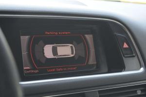 Grey Audi Q5 2009 in Vilnius, with an engine capacity of 2.97 L and mileage of 304 thousand km for 8350 €, photo 19 on AUTOMOTO.COM.LV