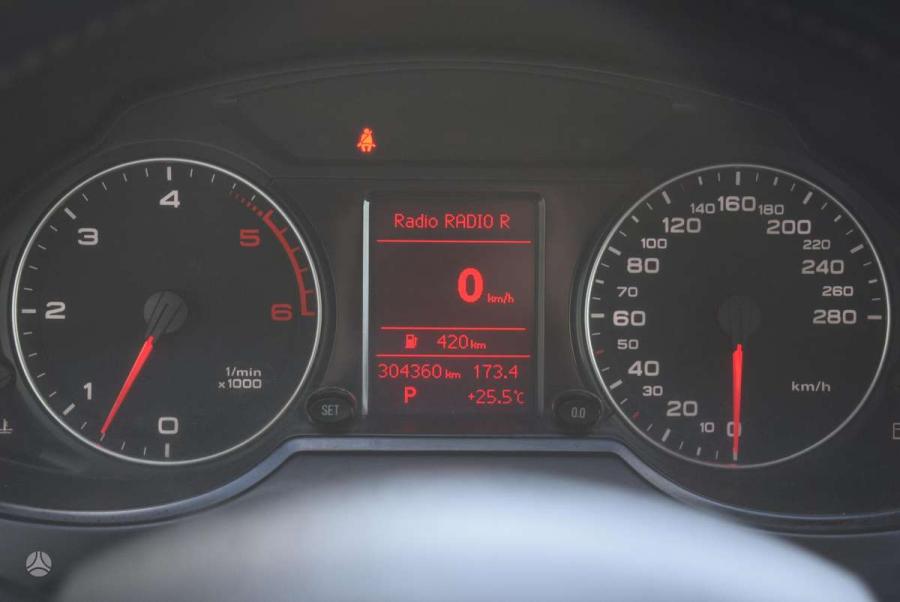 Grey Audi Q5 2009 in Vilnius, with an engine capacity of 2.97 L and mileage of 304 thousand km for 8350 €, photo 21 on AUTOMOTO.COM.LV