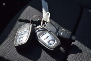 Grey Audi Q5 2009 in Vilnius, with an engine capacity of 2.97 L and mileage of 304 thousand km for 8350 €, photo 22 on AUTOMOTO.COM.LV