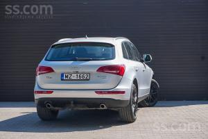Pelēks Audi Q5 2009 Rīga, ar dzinēja tilpumu 3.00 L un nobraukumu 273 tūkst. km par 8990 €, foto 4 vietnē AUTOMOTO.COM.LV