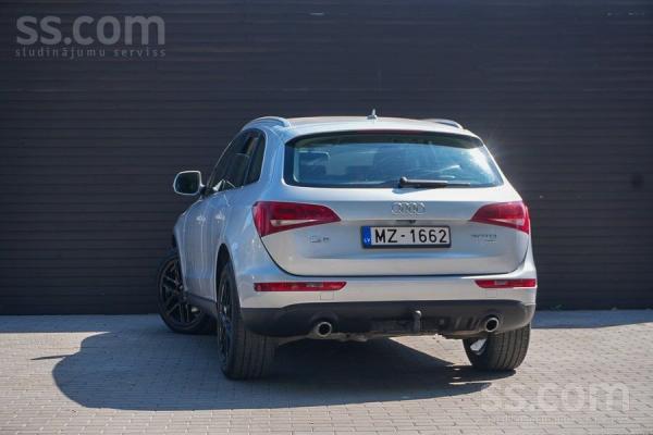 Grey Audi Q5 2009 in Riga, with an engine capacity of 3.00 L and mileage of 273 thousand km for 8990 €, photo 4 on AUTOMOTO.COM.LV