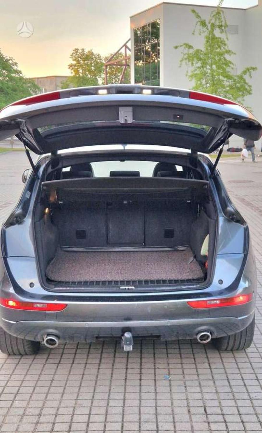Grey Audi Q5 2009 in Silute, with an engine capacity of 2.97 L and mileage of 290 thousand km for 8800 €, photo 5 on AUTOMOTO.COM.LV