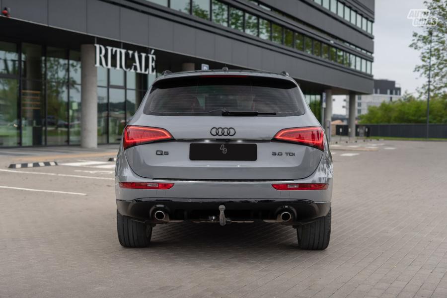 Grey Audi Q5 2009 in Plunge, with an engine capacity of 3.00 L and mileage of 355 thousand km for 9500 €, photo 6 on AUTOMOTO.COM.LV