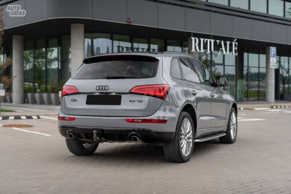 Grey Audi Q5 2009 in Plunge, with an engine capacity of 3.00 L and mileage of 355 thousand km for 9500 €, photo 7 on AUTOMOTO.COM.LV