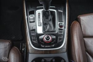 Grey Audi Q5 2009 in Plunge, with an engine capacity of 3.00 L and mileage of 355 thousand km for 9500 €, photo 13 on AUTOMOTO.COM.LV