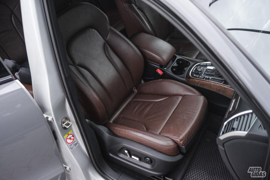 Grey Audi Q5 2009 in Plunge, with an engine capacity of 3.00 L and mileage of 355 thousand km for 9500 €, photo 18 on AUTOMOTO.COM.LV