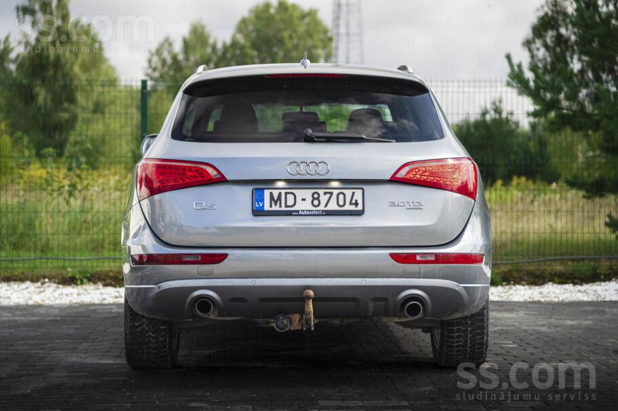 Grey Audi Q5 2009 in Riga, with an engine capacity of 3.00 L and mileage of 392 thousand km for 7390 €, photo 6 on AUTOMOTO.COM.LV